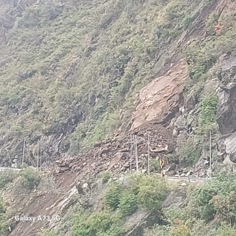 NH-44 Shut After Heavy Landslide Near Digdol, Khooni Nallah